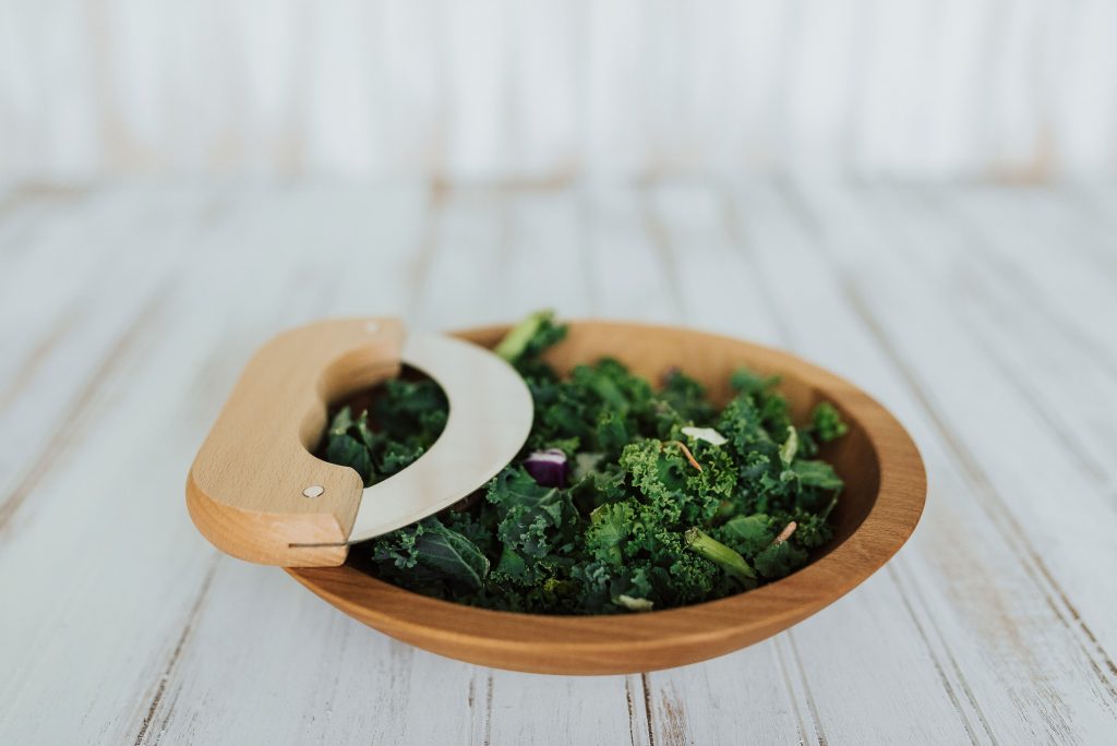 9 inch Beech Chopping Bowl and Mezzaluna Knife Set with Bee's Oil ...
