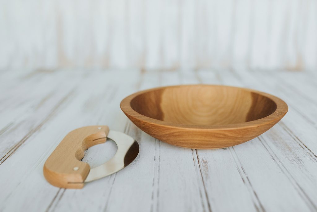 9 inch Beech Chopping Bowl and Mezzaluna Knife Set with Bee's Oil ...